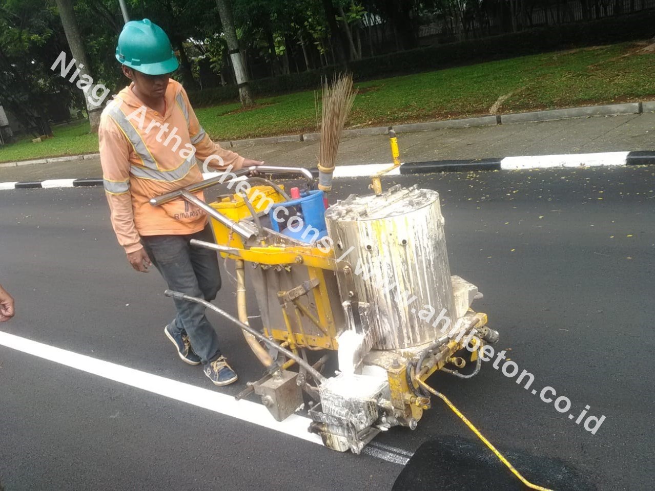 Jasa Cat Marka Thermoplastic Terbaik - Ahlibeton