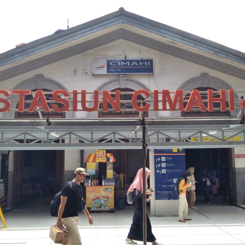 Stasiun Cimahi dan Stasiun Bandung - Ahlibeton